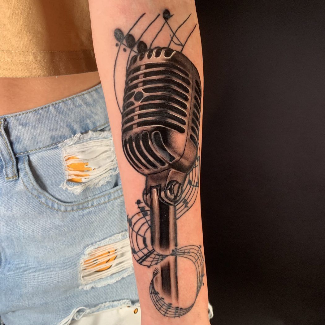 Nicole Reeves - Tattoo Artist | Dark Horse Tattoo Company